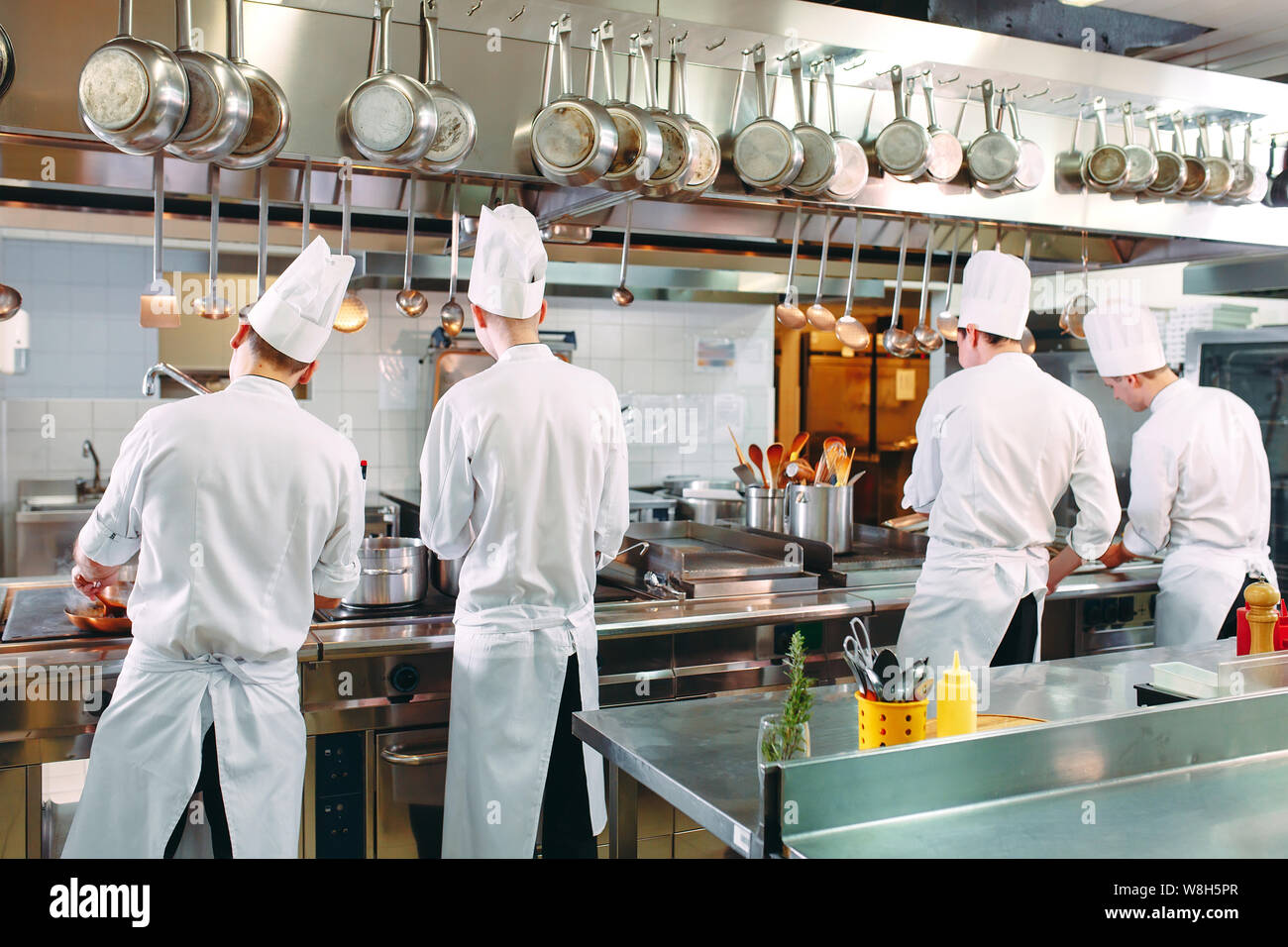 Professional Chefs High Resolution Stock Photography and Images - Alamy