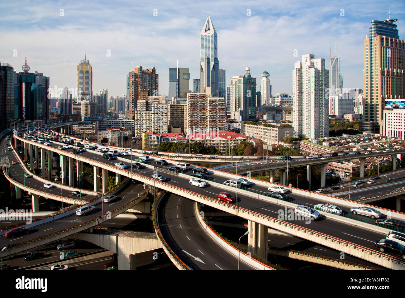 Traffic congestion shanghai china hi-res stock photography and images ...