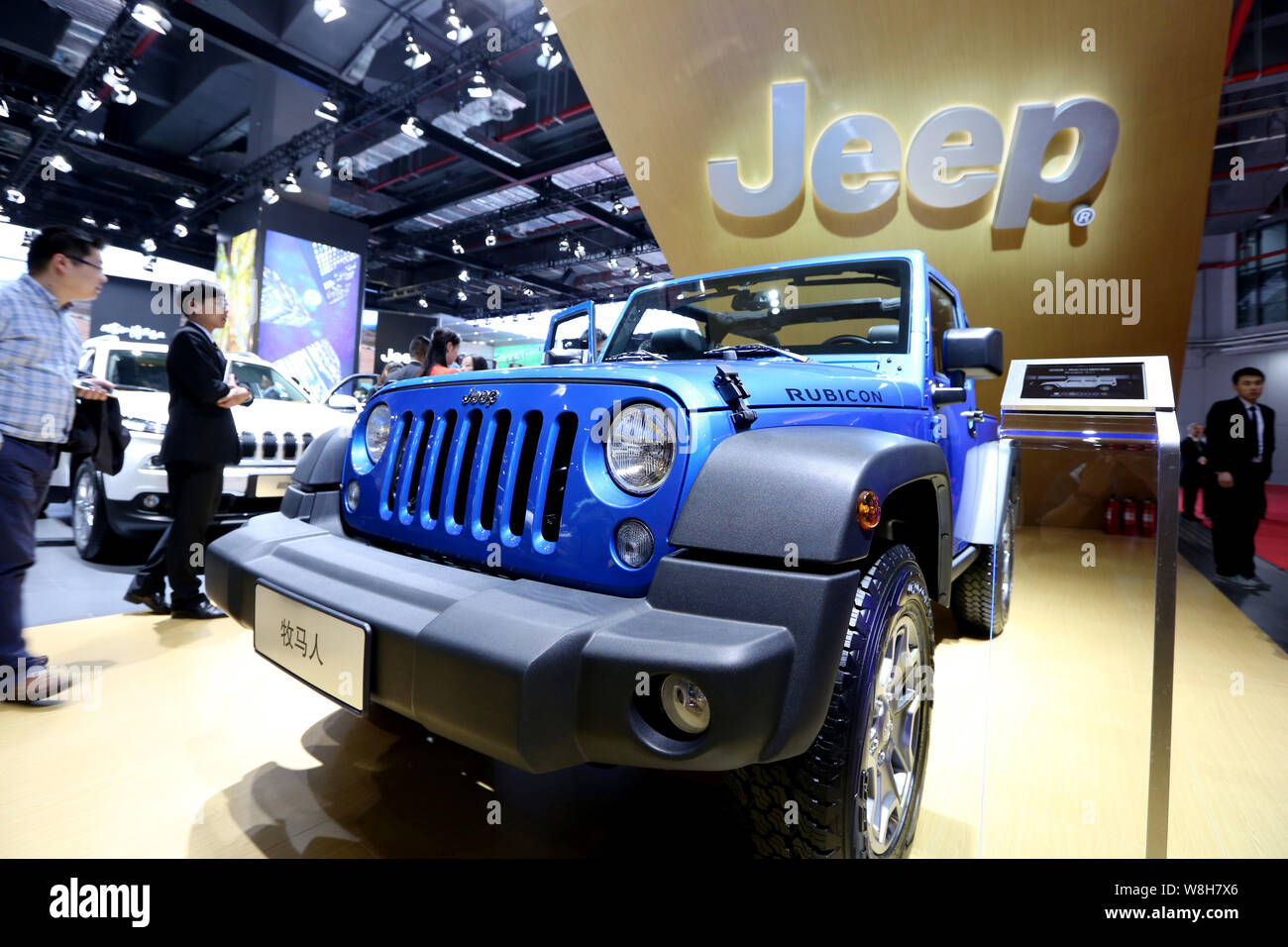 Jeep wrangler on display hi-res stock photography and images - Alamy