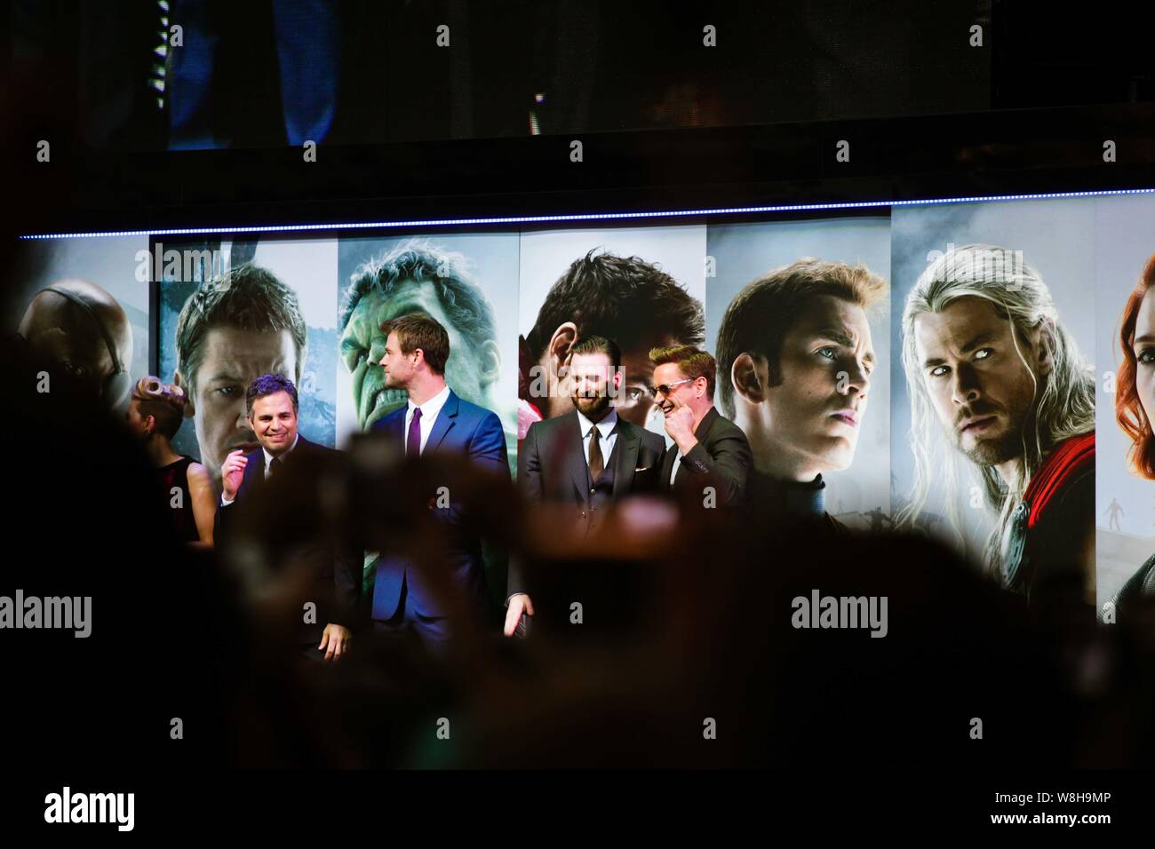 (From left) American actress Scarlett Johansson, actor Mark Ruffalo ...