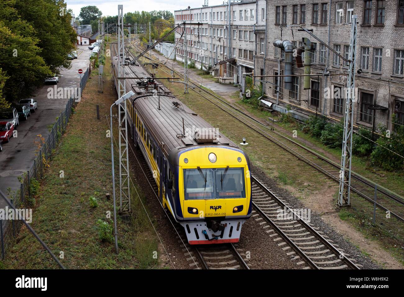 Yellow freight train hi-res stock photography and images - Alamy