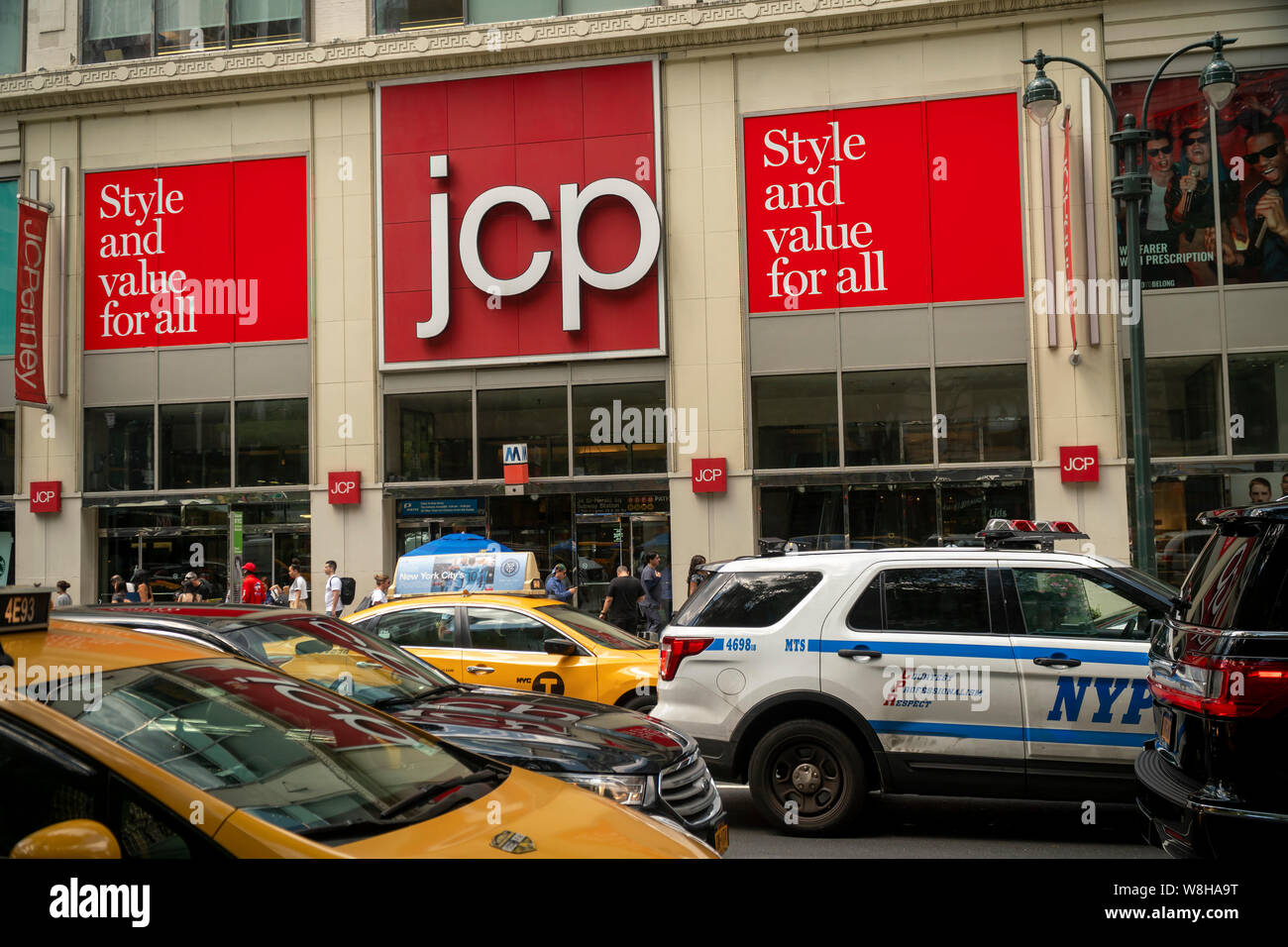 J c penney department store new york hi-res stock photography and ...