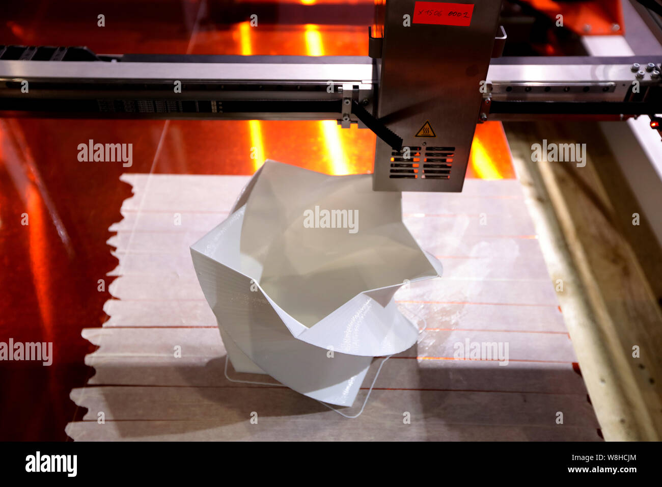 --FILE--A 3D printer is on display during an exhibition in Shanghai ...
