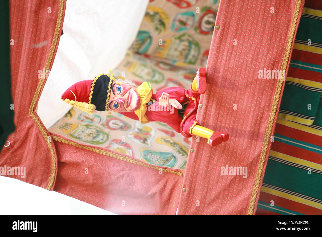 Punch and judy wooden puppets hi-res stock photography and images - Alamy