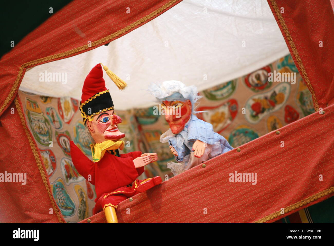 Punch and judy wooden puppets hi-res stock photography and images - Alamy