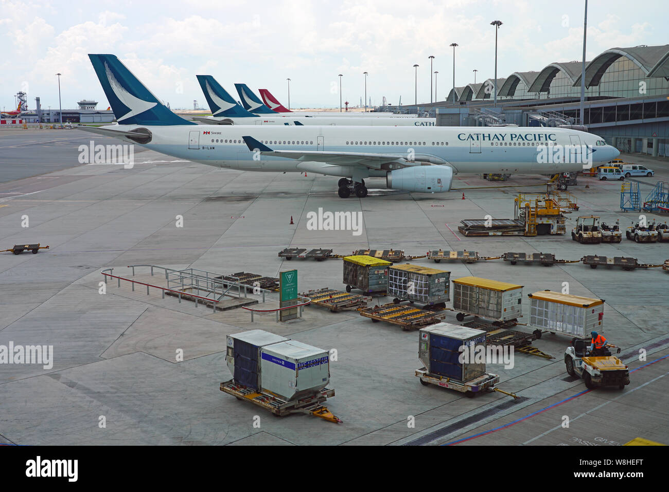 Cathay pacific hub hi-res stock photography and images - Alamy