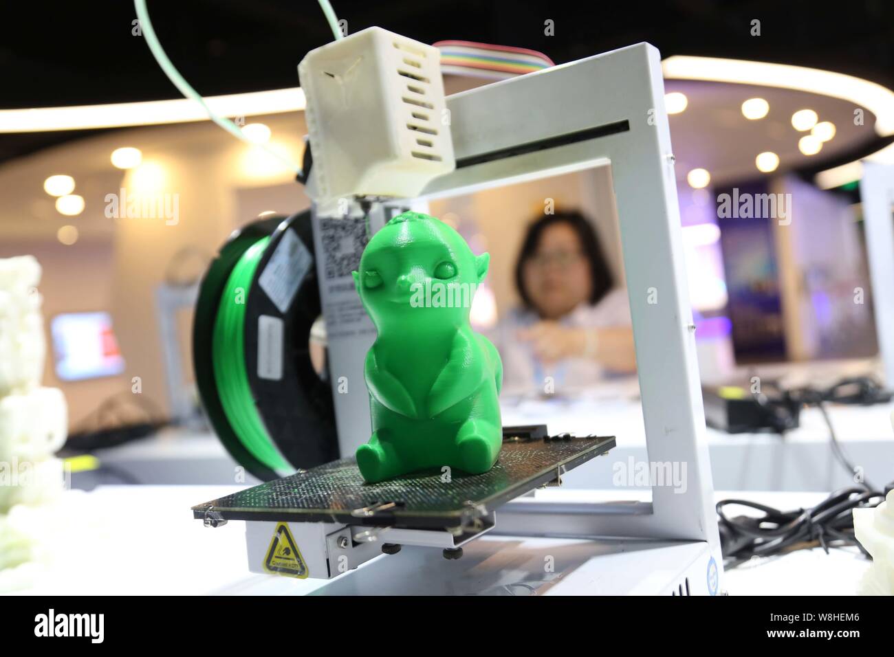--FILE--A 3D printer is on display during an exhibition in Shanghai ...