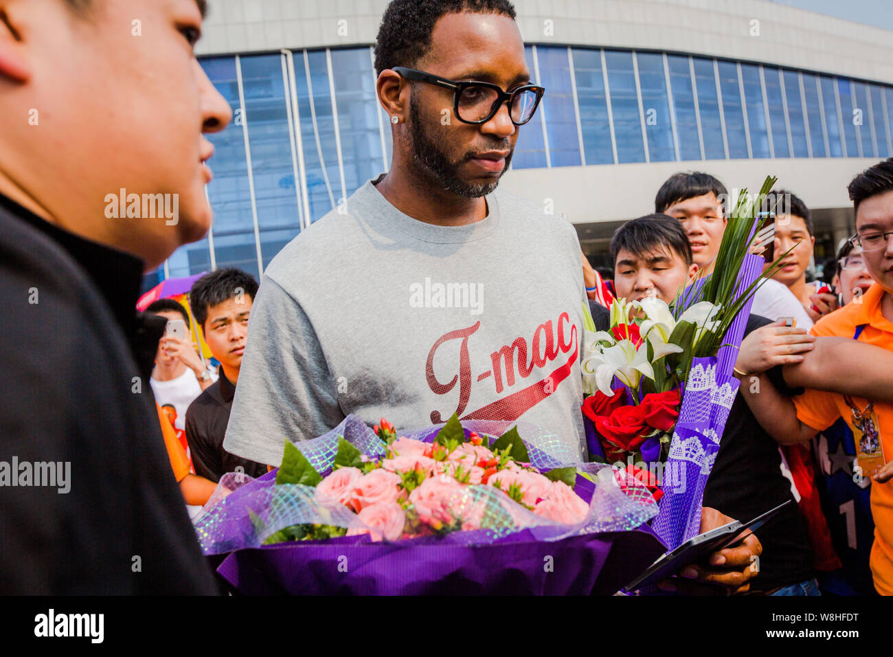 Welcomed by fans at the airport hi-res stock photography and images - Alamy