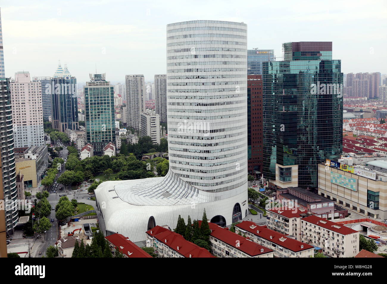 Lv building hi-res stock photography and images - Alamy