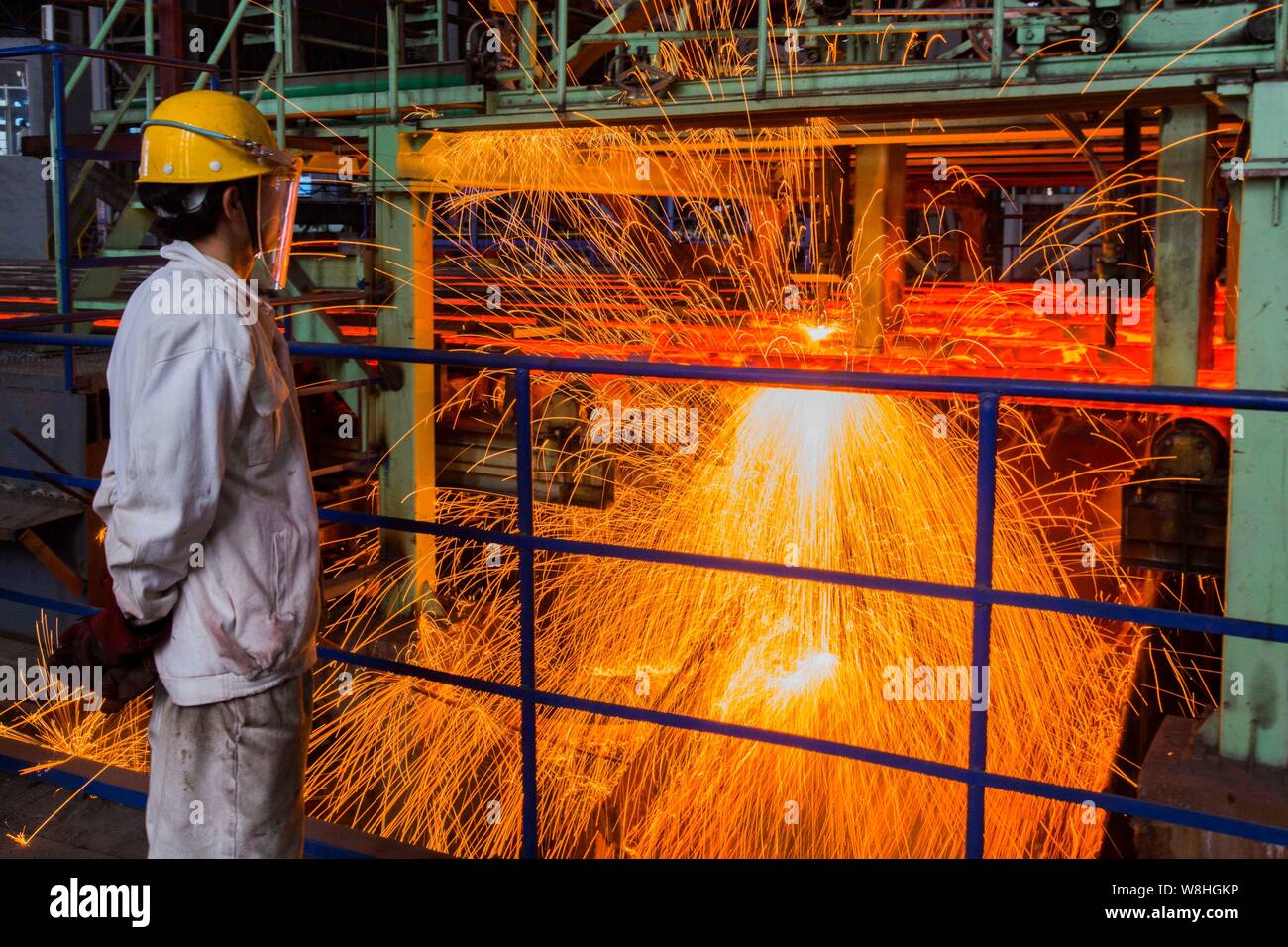 Steelmaking china hi-res stock photography and images - Alamy
