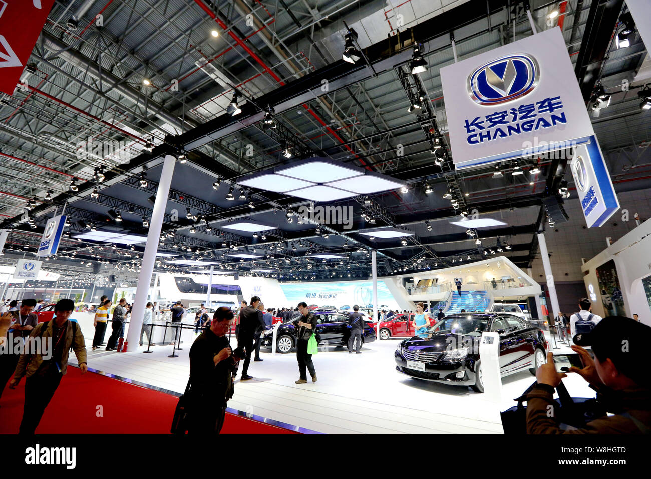 --FILE--People visit the stand of Changan Auto during the 16th Shanghai ...