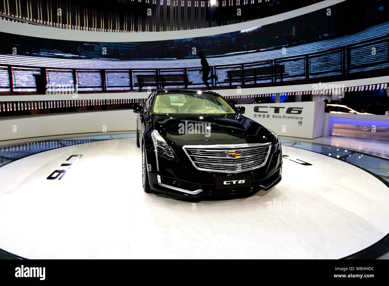 Cadillac ct6 plug in hi-res stock photography and images - Alamy