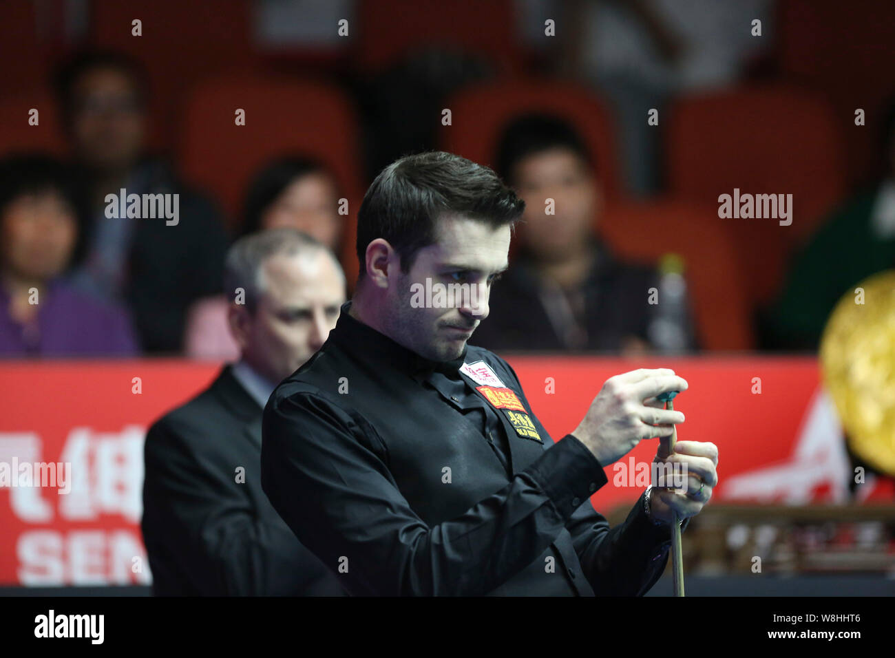 Gary wilson snooker hi-res stock photography and images - Alamy