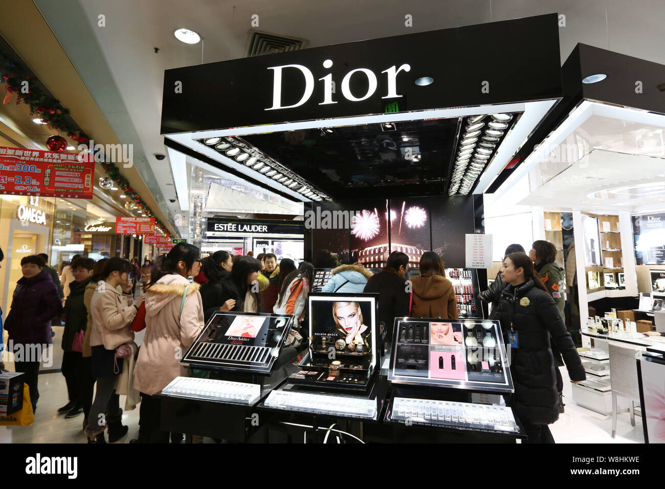 Dior cosmetics store hi-res stock photography and images - Alamy