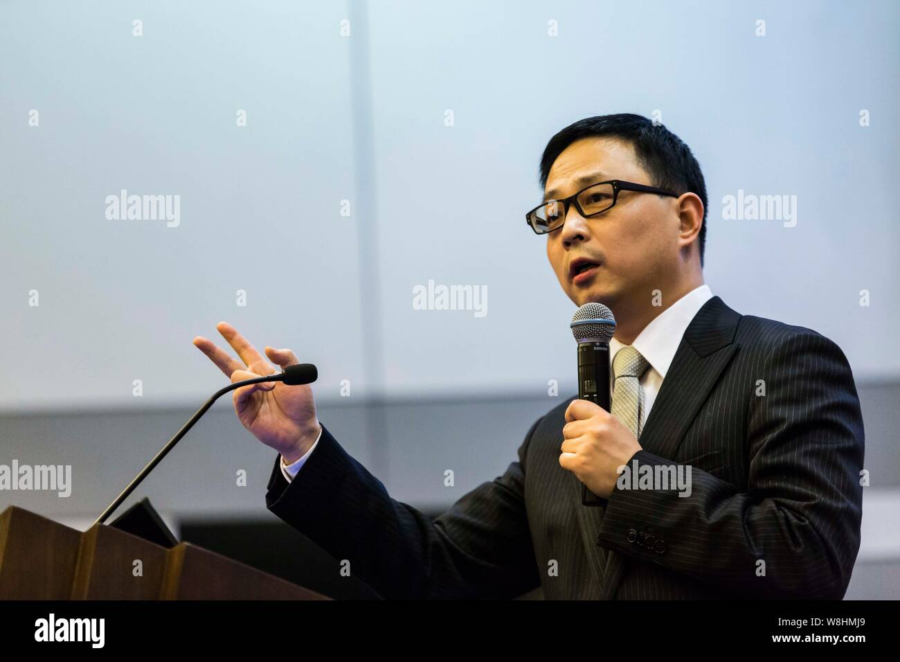 Song hongbing hi-res stock photography and images - Alamy