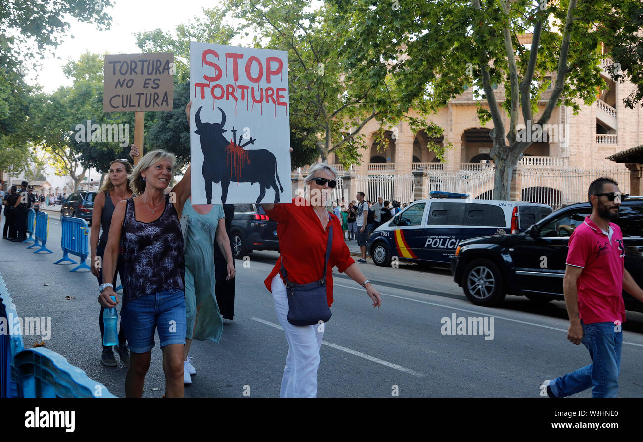 Spain bullfight protest hi-res stock photography and images - Alamy