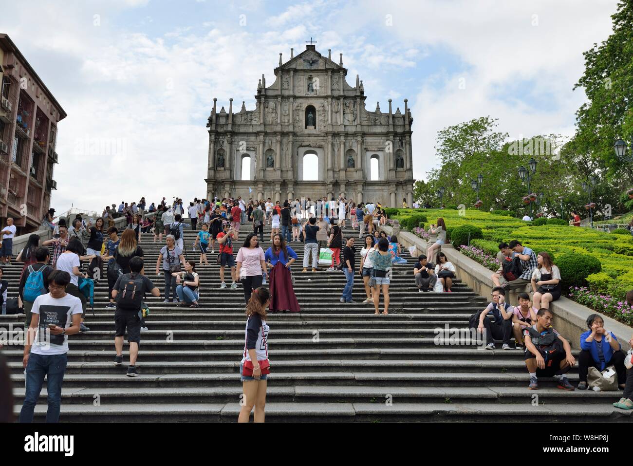 --FILE--Tourists visit the Ruins of St. Paul's, the famous tourist spot ...
