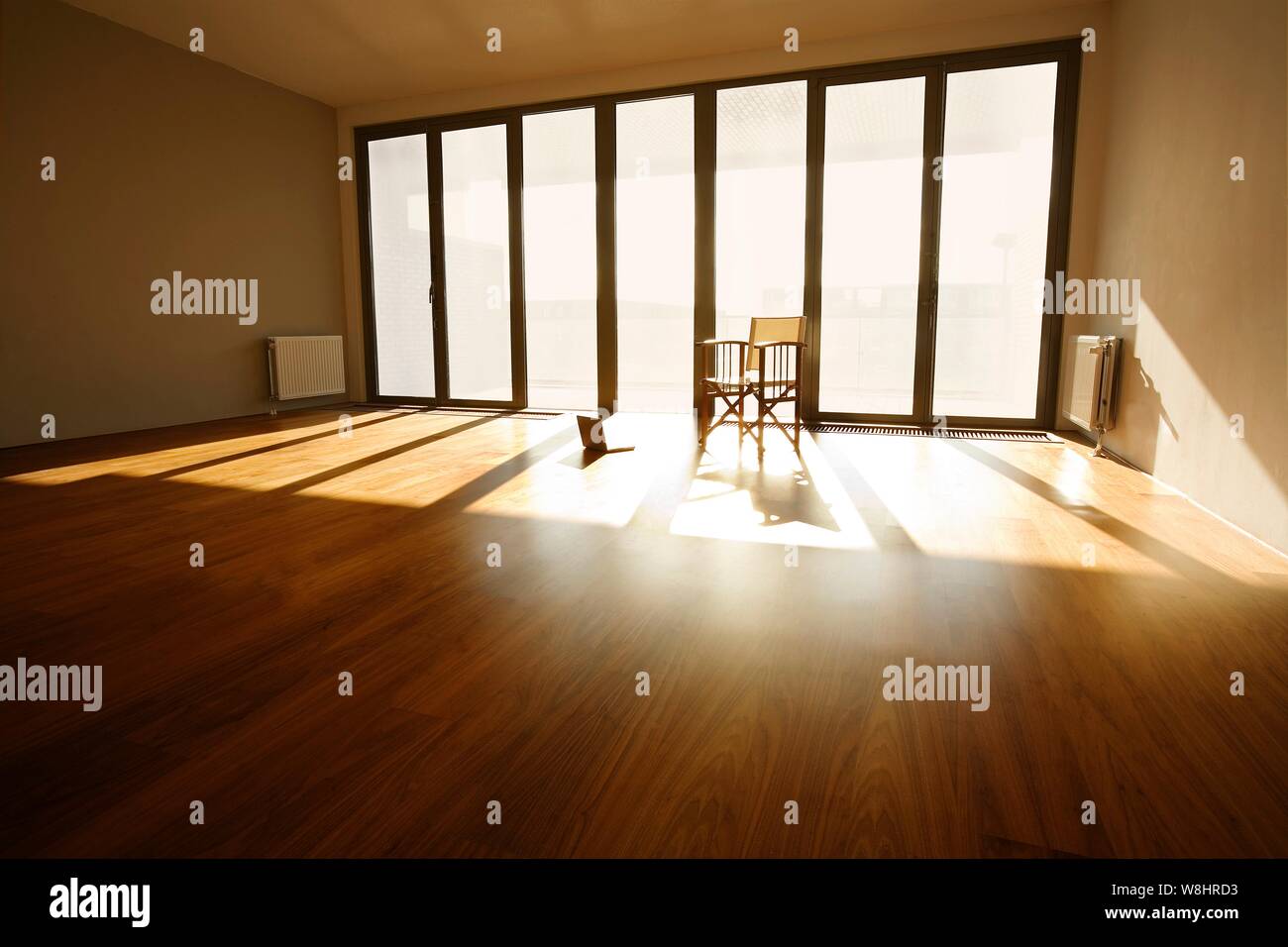 Empty room chair hi-res stock photography and images - Alamy