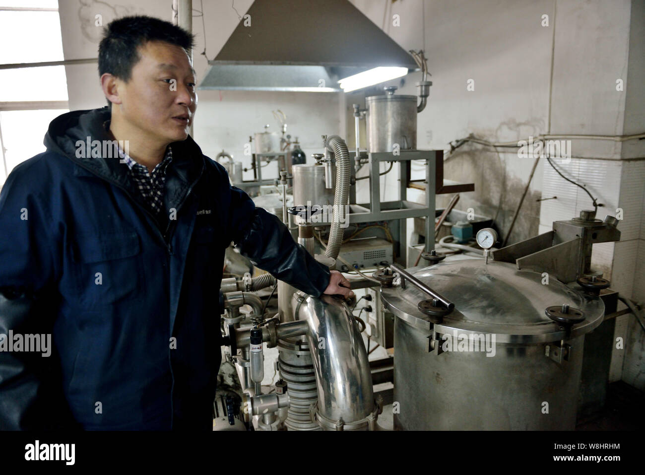 Tubes monitors hi-res stock photography and images - Alamy