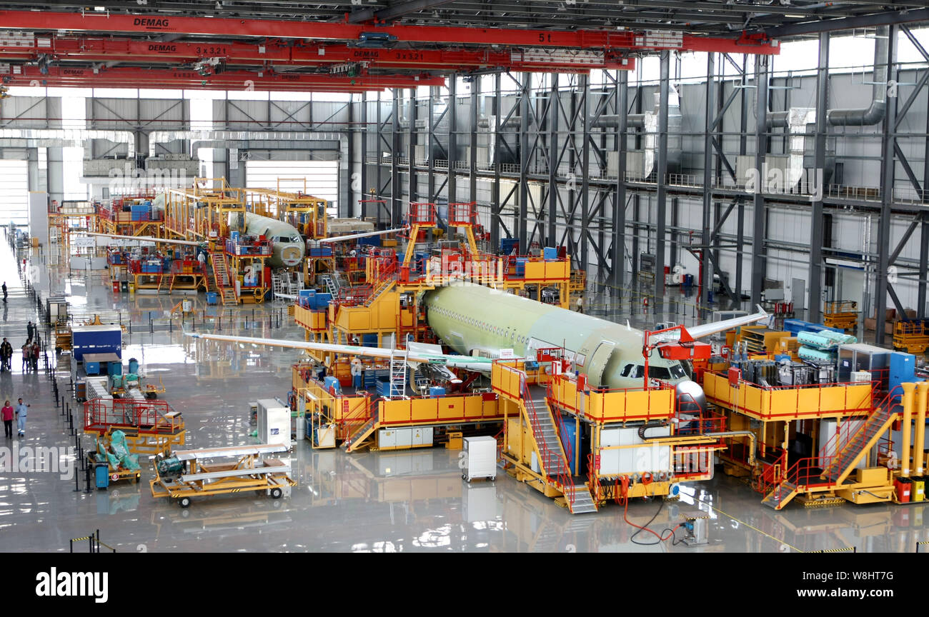 Airbus A320 Assembly Line High Resolution Stock Photography and Images ...