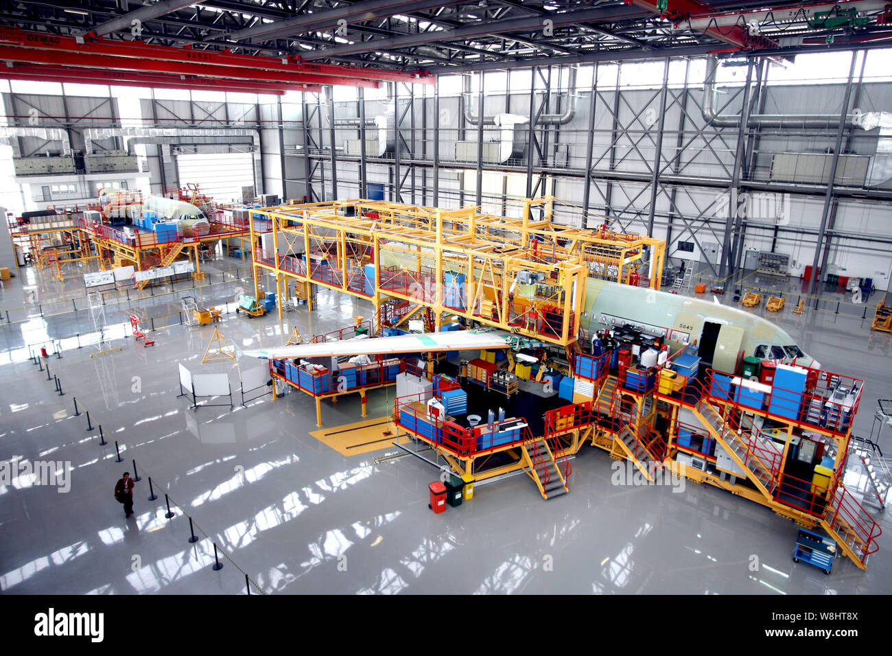 Airbus a320 assembly line hi-res stock photography and images - Alamy
