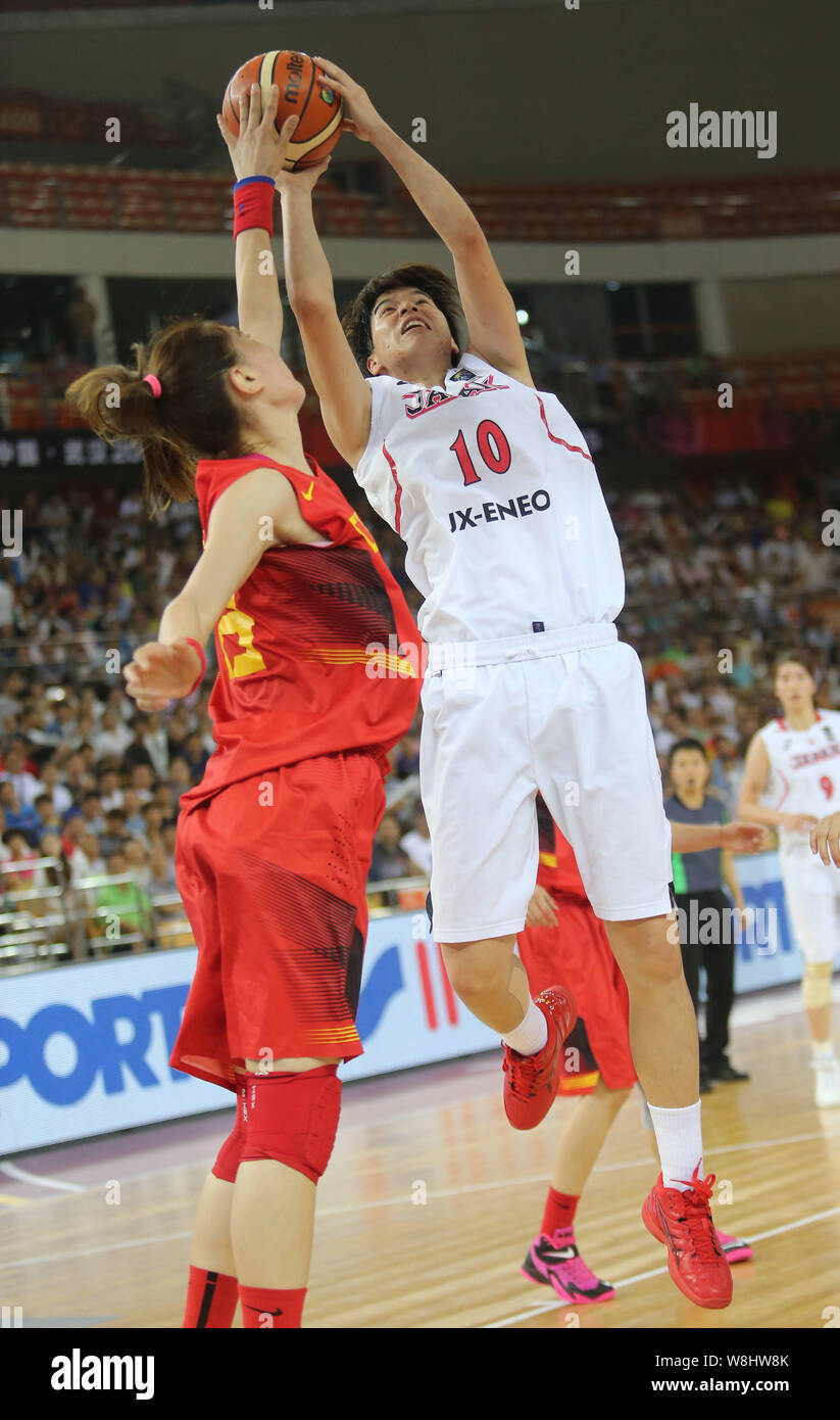 Sun Mengran of China, left, challenges Ramu Tokashiki of Japan in the ...