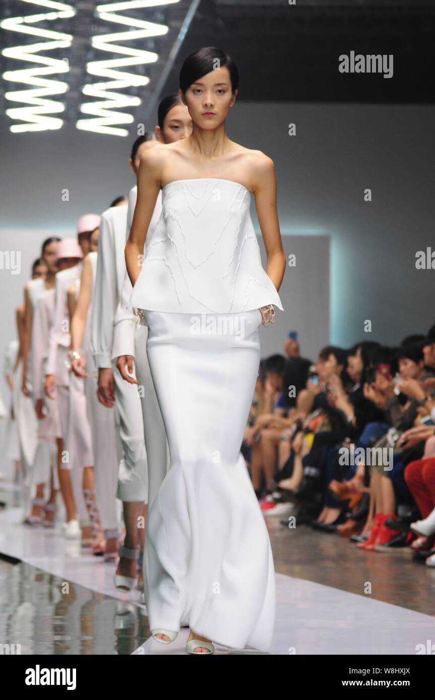 Chinese models show new hi-res stock photography and images - Alamy