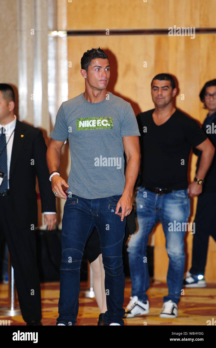 Cristiano Ronaldo Fan High Resolution Stock Photography and Images - Alamy