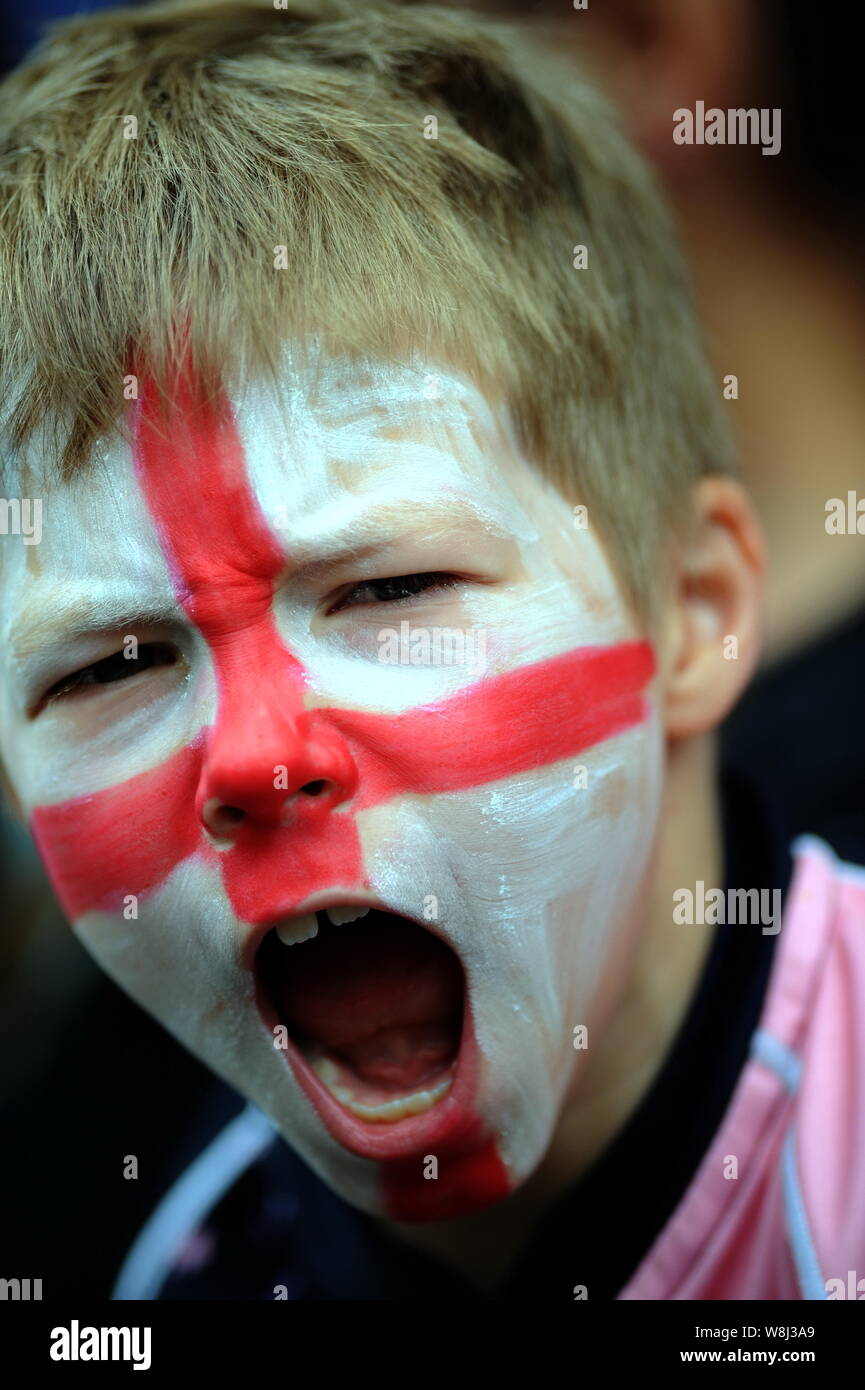 Young rugby seven fan hi-res stock photography and images - Alamy