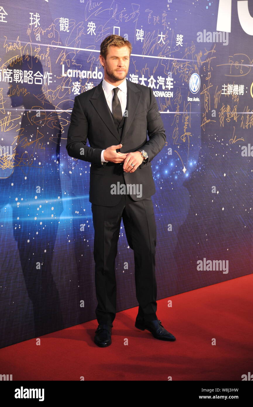 Chris hemsworth red carpet hi-res stock photography and images - Alamy