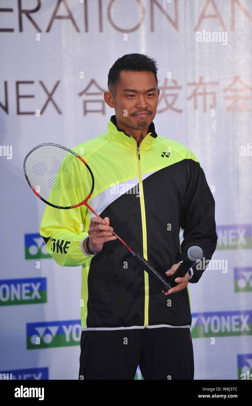 Chinese badminton player lin dan hi-res stock photography and images ...