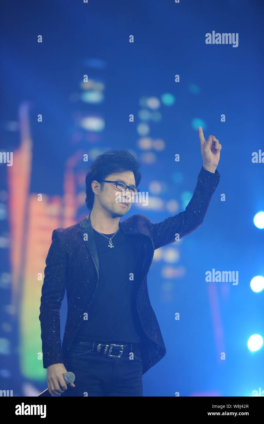 Chinese rock star Wang Feng, boyfriend of Chinese actress Zhang Ziyi ...