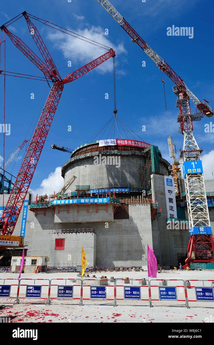 --FILE--The dome of the containment structure for the No.2 reactor is ...