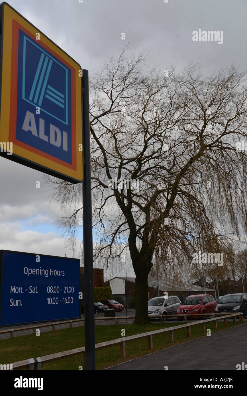 Aldi Supermarket Trolley High Resolution Stock Photography and Images ...