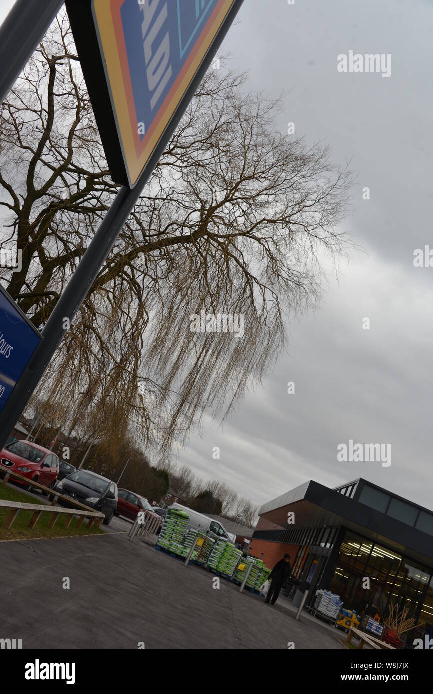 Aldi Store supermarket Sign from outside Stock Photo - Alamy