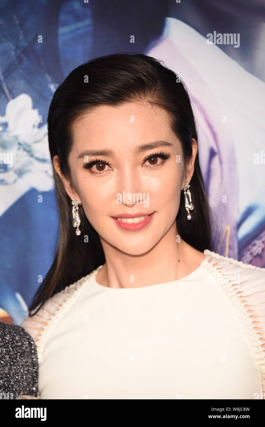 Chinese actress Li Bingbing smiles on the red carpet for the premiere ...