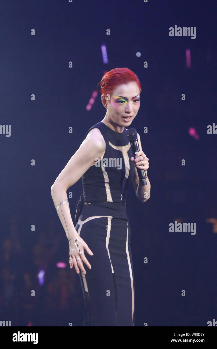 Hong kong actress singer sammi cheng hi-res stock photography and ...