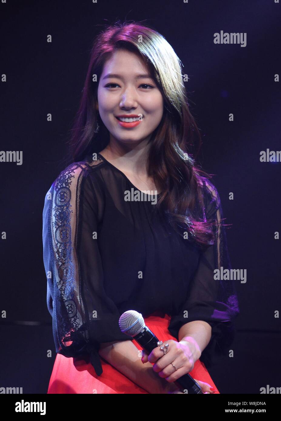 Park Shin Hye Wavy Hair