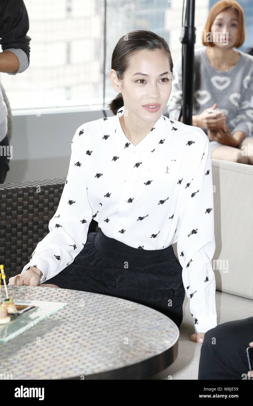 Buachaill Kiko Mizuhara