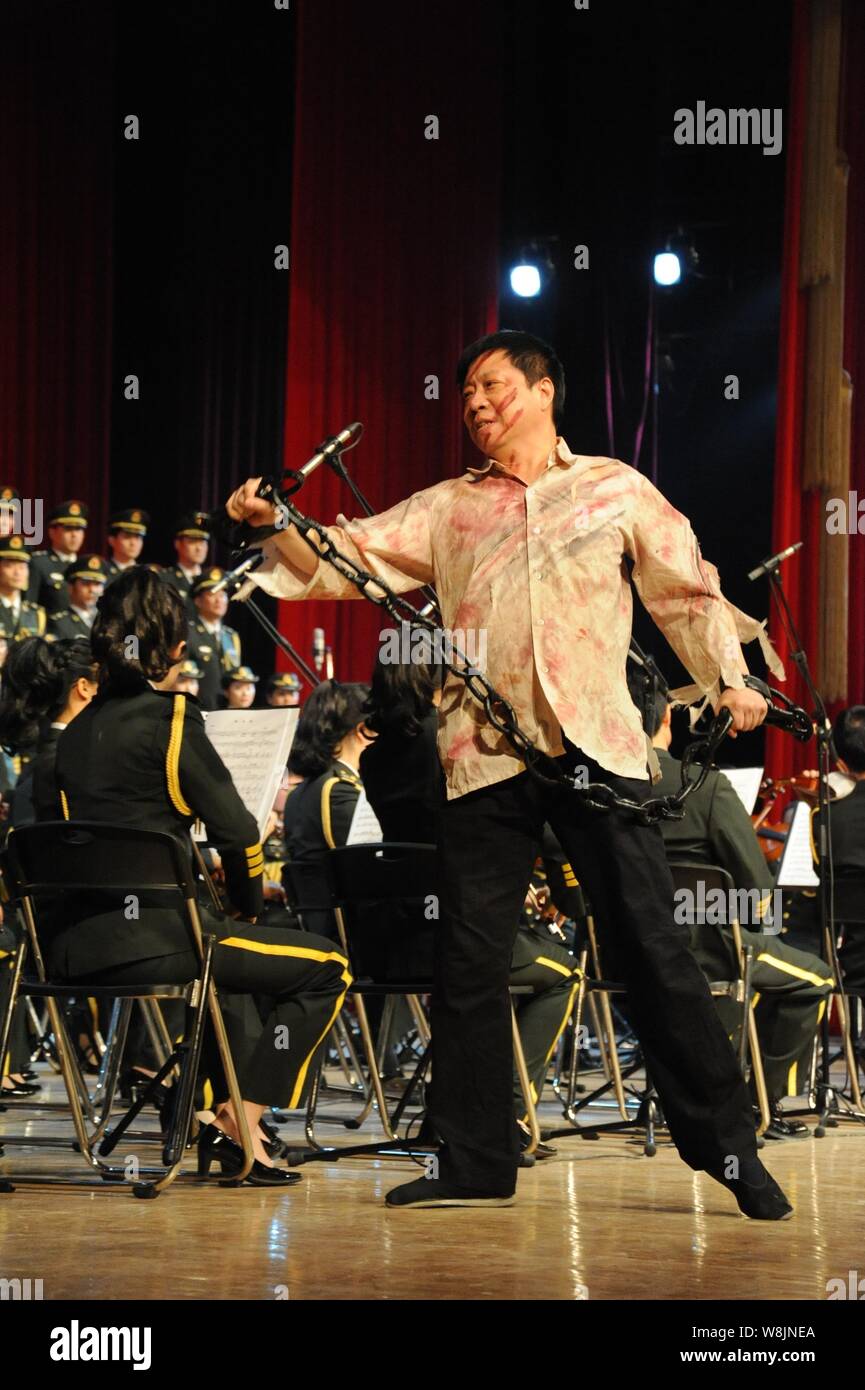 --FILE--An actor of the PLA (People's Liberation Army) Song and Dance ...