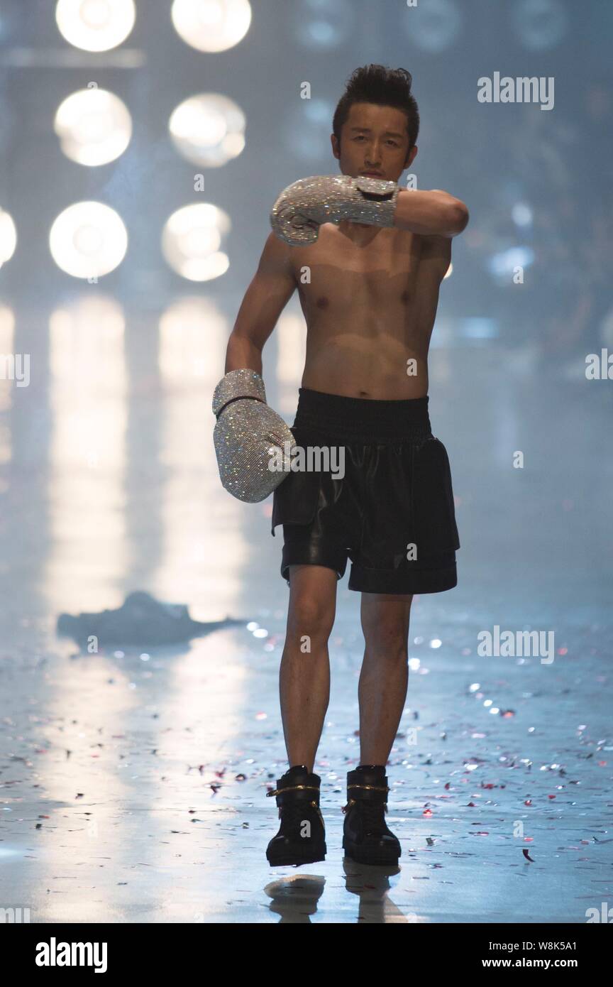 Chinese boxing hi-res stock photography and images - Alamy