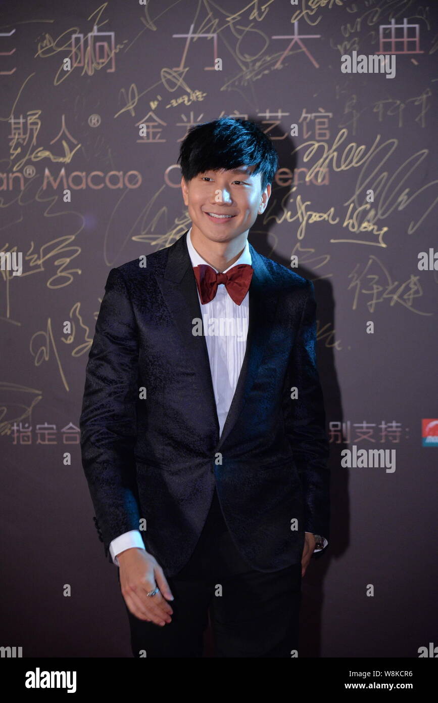 Singaporean singer JJ Lin arrives on the red carpet for the 20th China ...