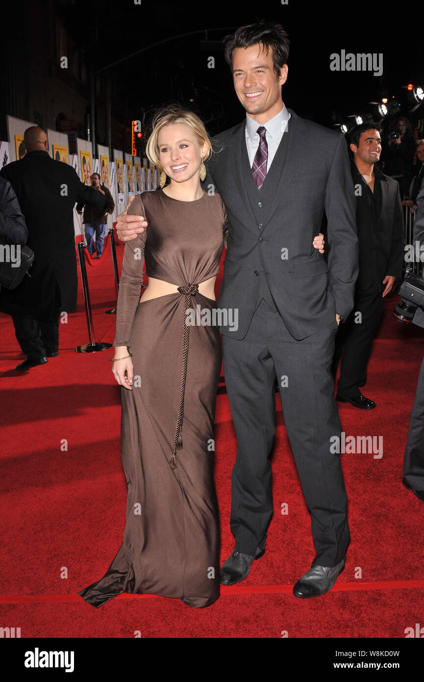 LOS ANGELES, CA. January 27, 2010: Kristen Bell & Josh Duhamel at the ...