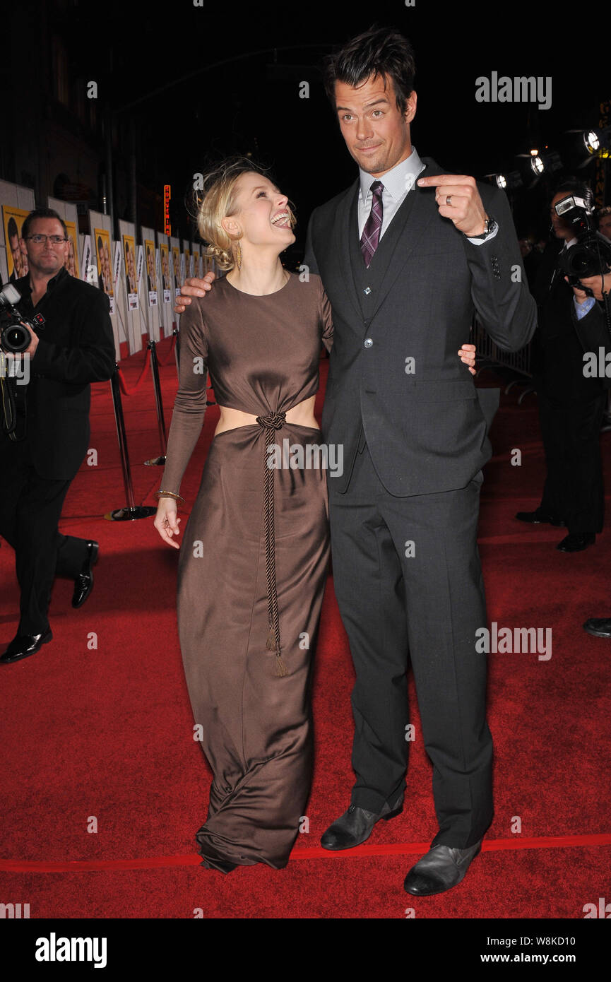 LOS ANGELES, CA. January 27, 2010: Kristen Bell & Josh Duhamel at the ...