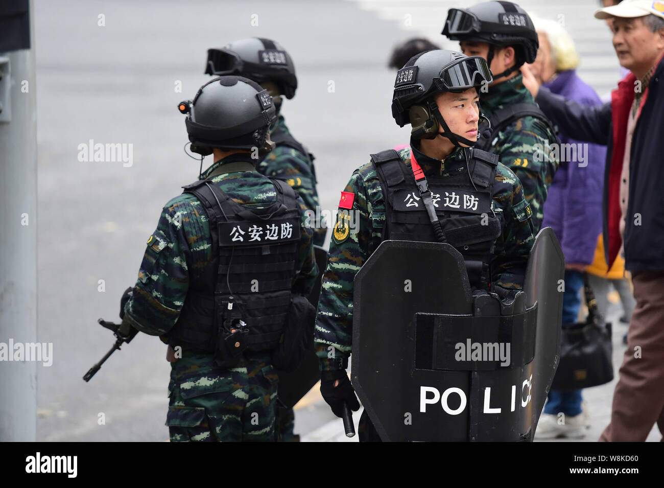 Submitt hi-res stock photography and images - Alamy