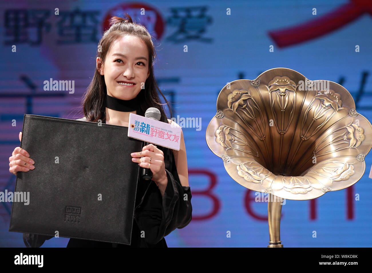 Chinese singer and actress Victoria Song or Song Qian of South Korean ...