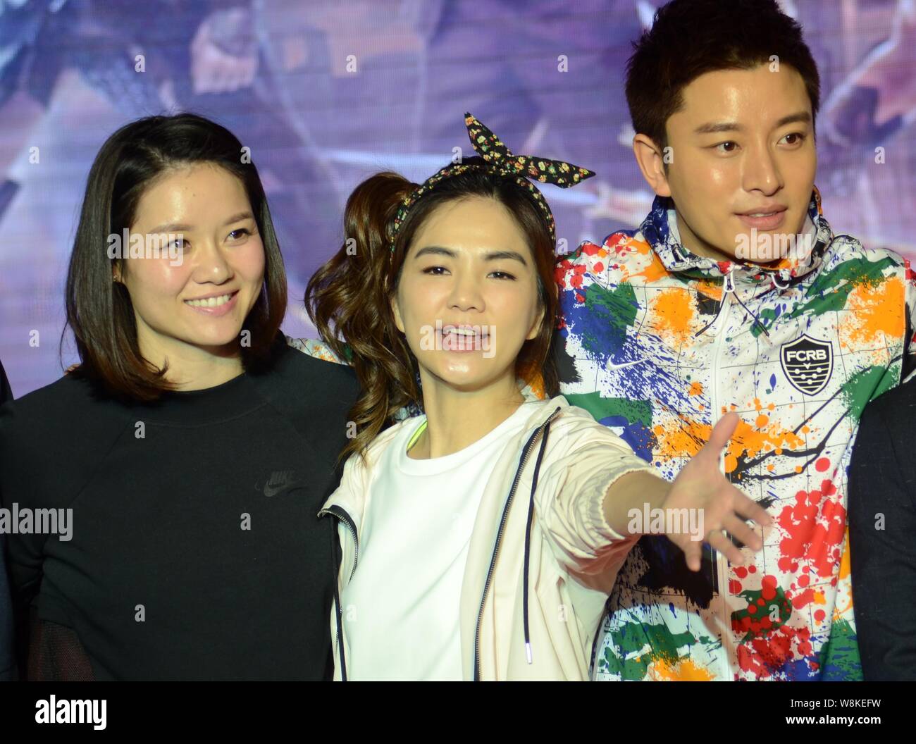 Girl pop star hi-res stock photography and images - Alamy