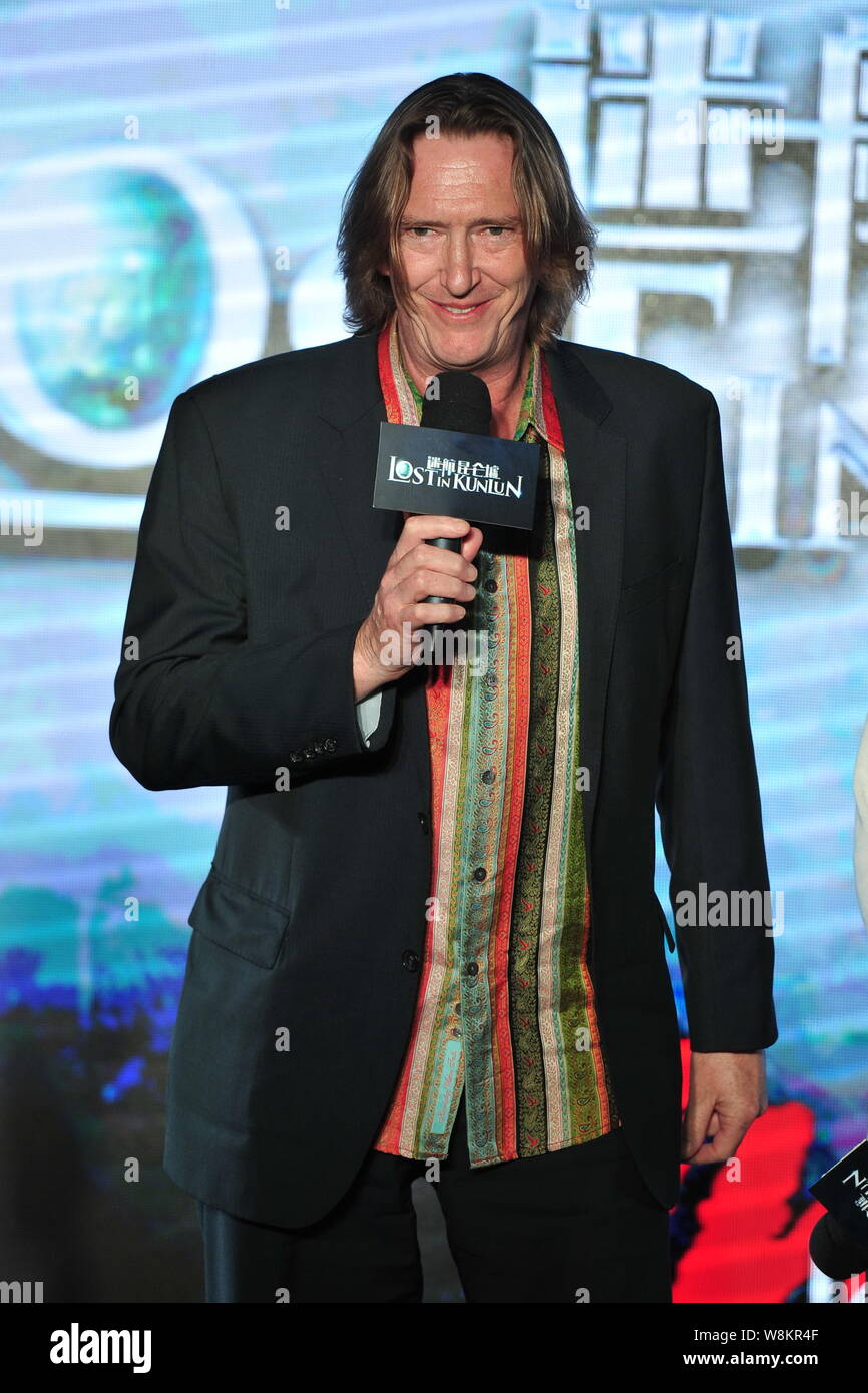 American visual effects supervisor hi-res stock photography and images ...