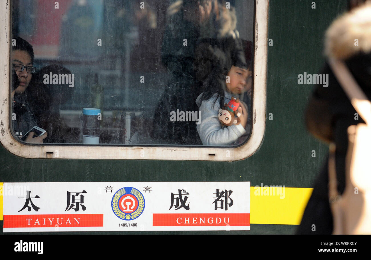 Five-year-old girl Fan Jingqi who is going back to her grandmother's ...