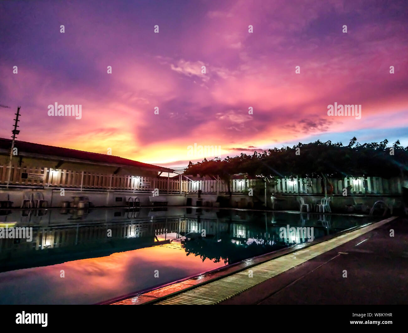 Luxury sunset over infinity hi-res stock photography and images - Alamy